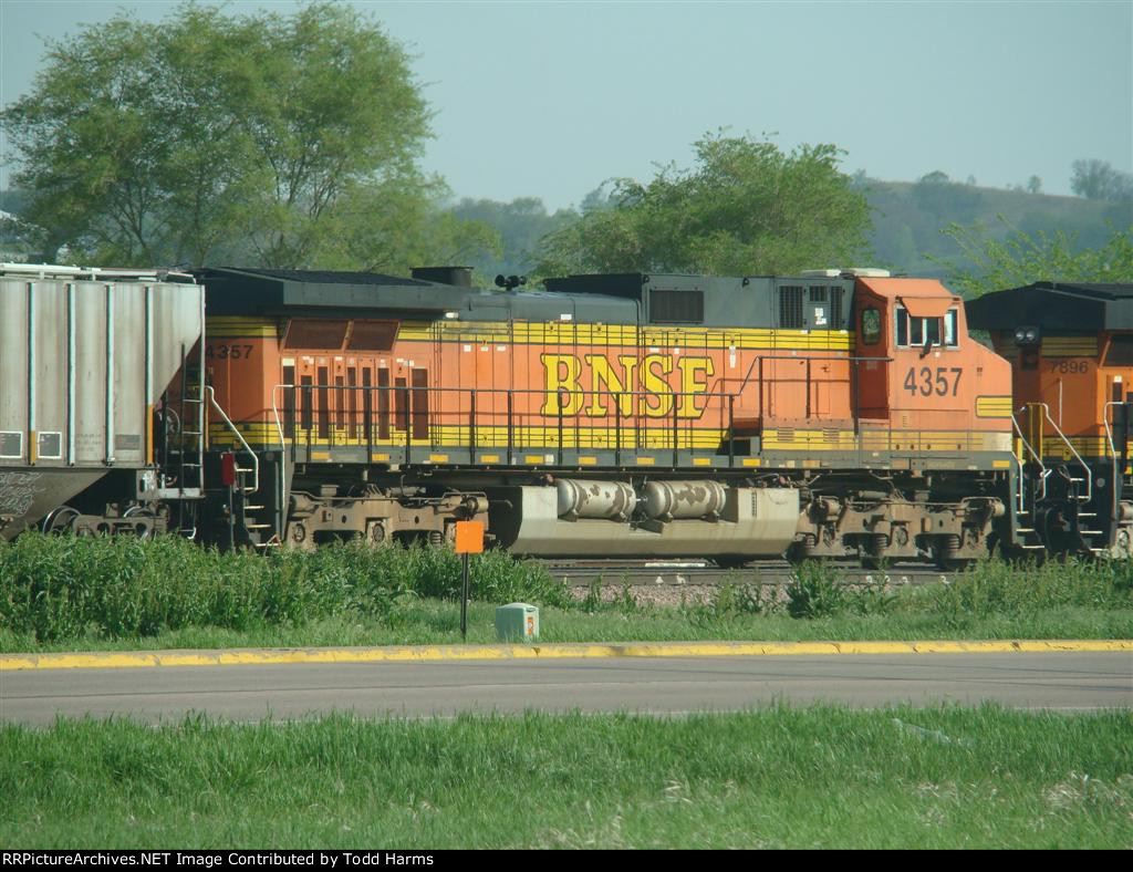 BNSF 4357